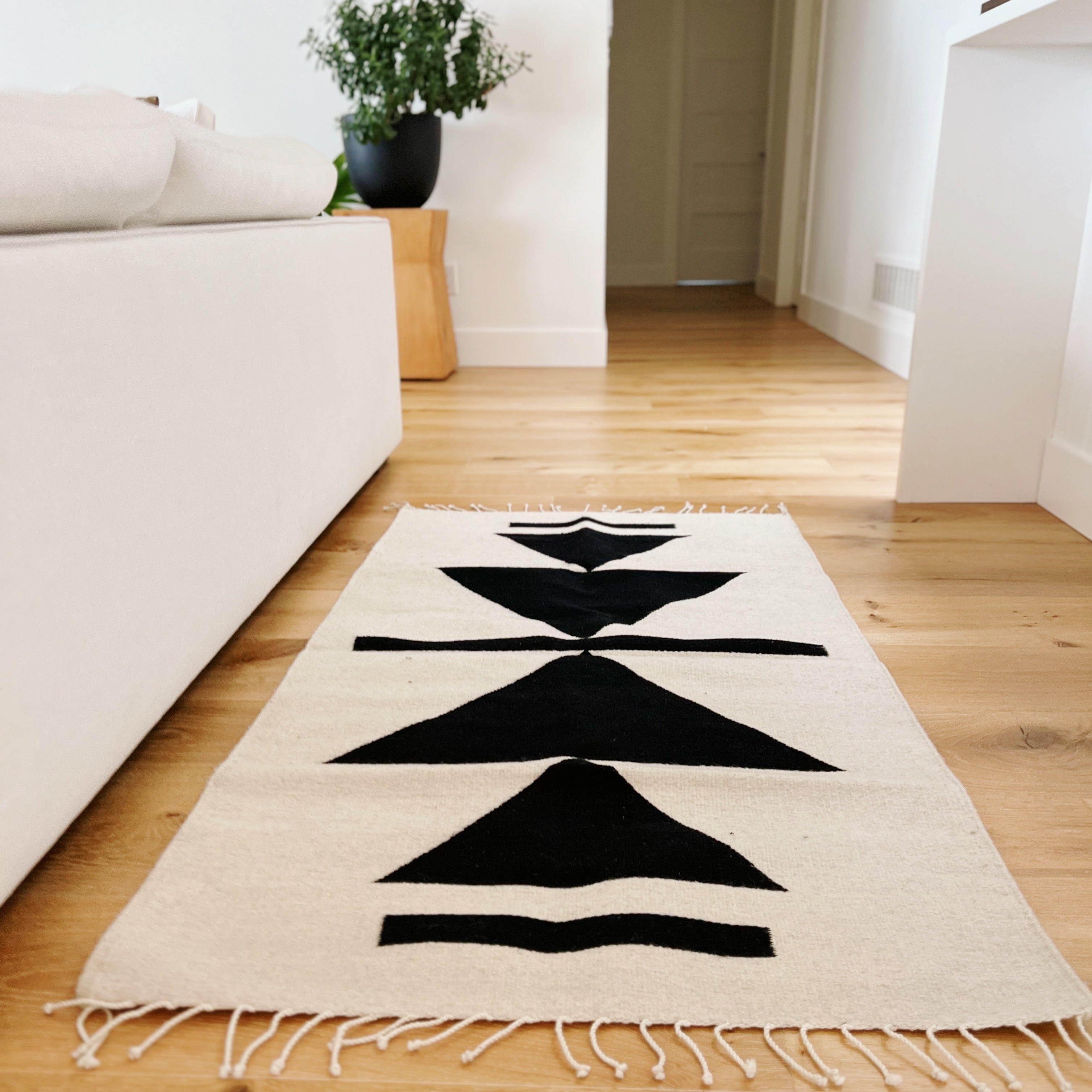 Xalapa Aztec Handwoven Wool Rug – Wylde Brigade